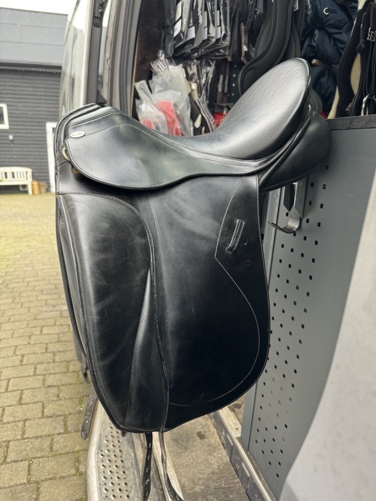 Brugt Kentaur Elektra dressursadel 17,5"